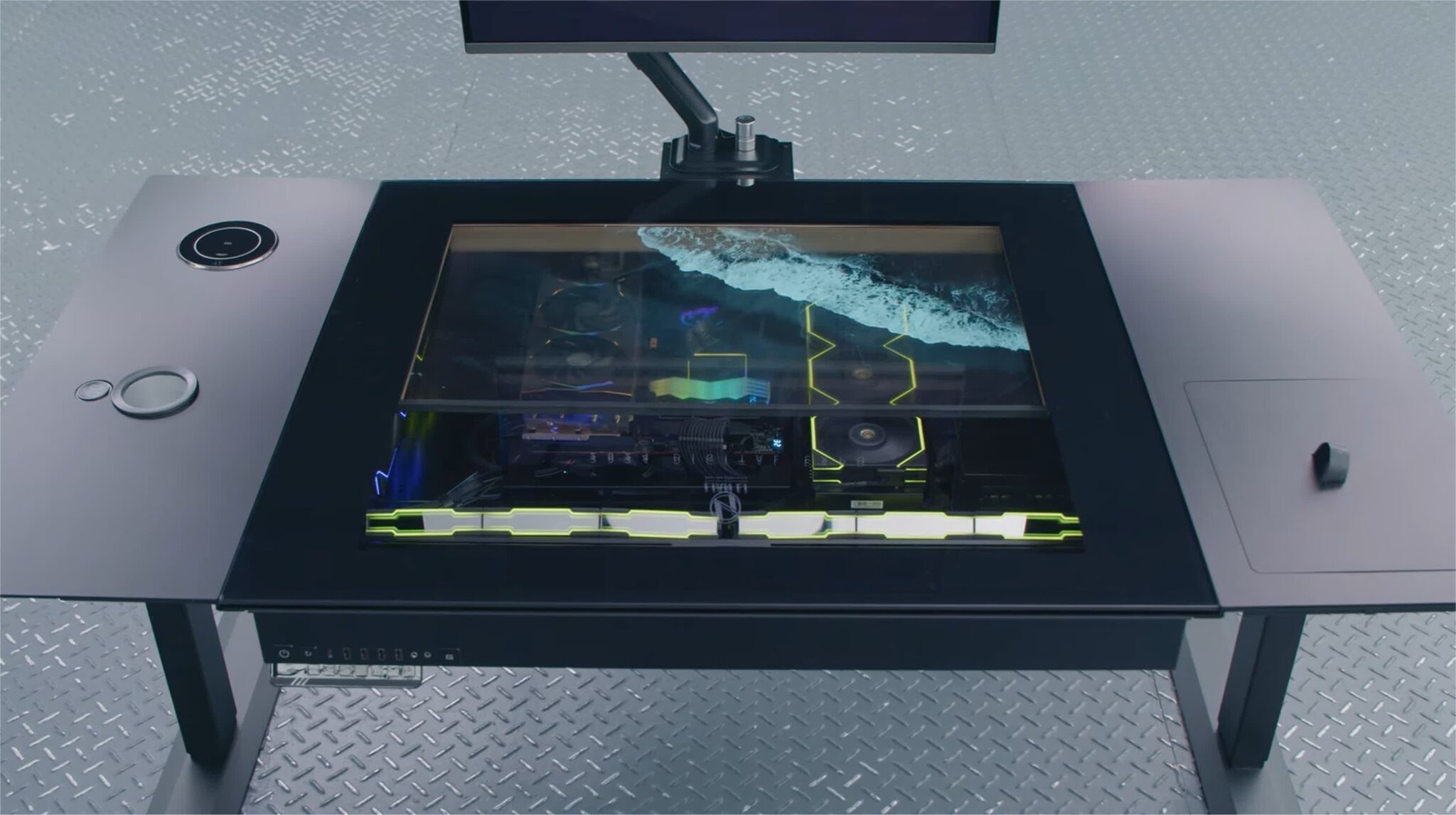 Le prototype de bureau de jeu de Lian Li est doté d'un écran OLED ...
